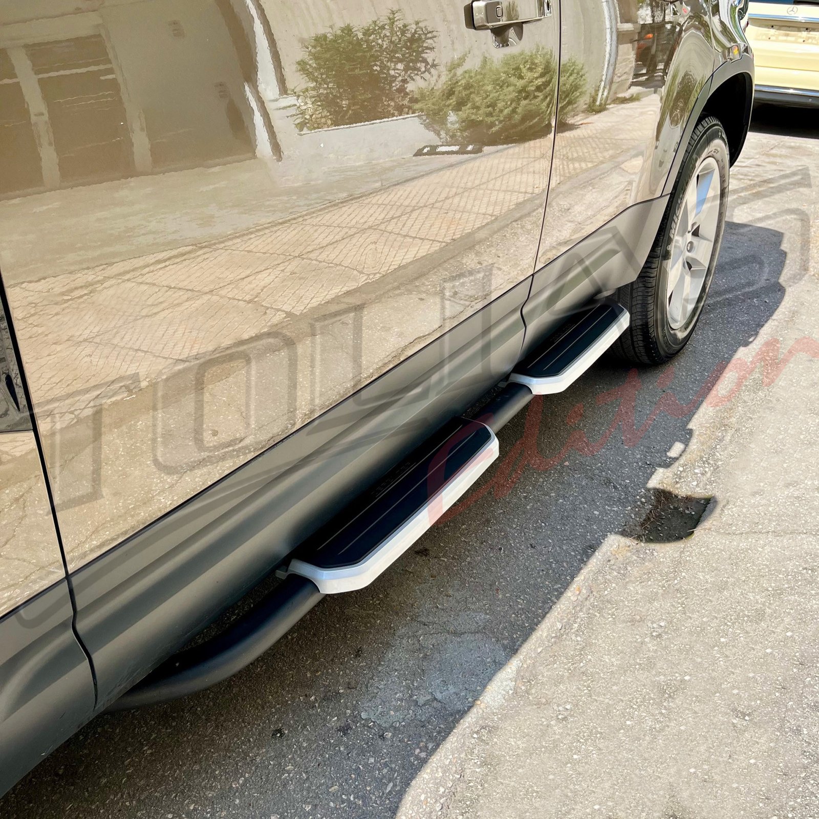 LANDROVER DEFENDER 20+ 4D L663 110 STEPS FOR 4DOORS WITH SILVER LOGO