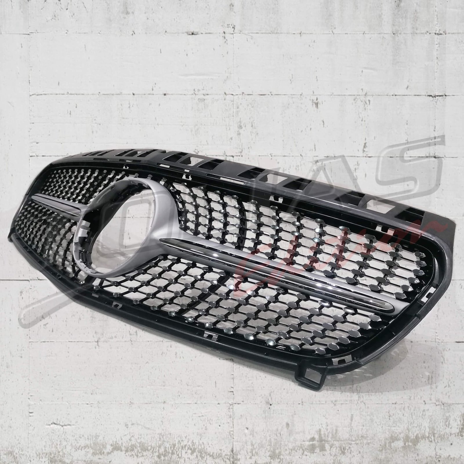 MERCEDES A CLASS W176 12-15 GRILLE CHROME/ SILVER TYPE DIAMOND