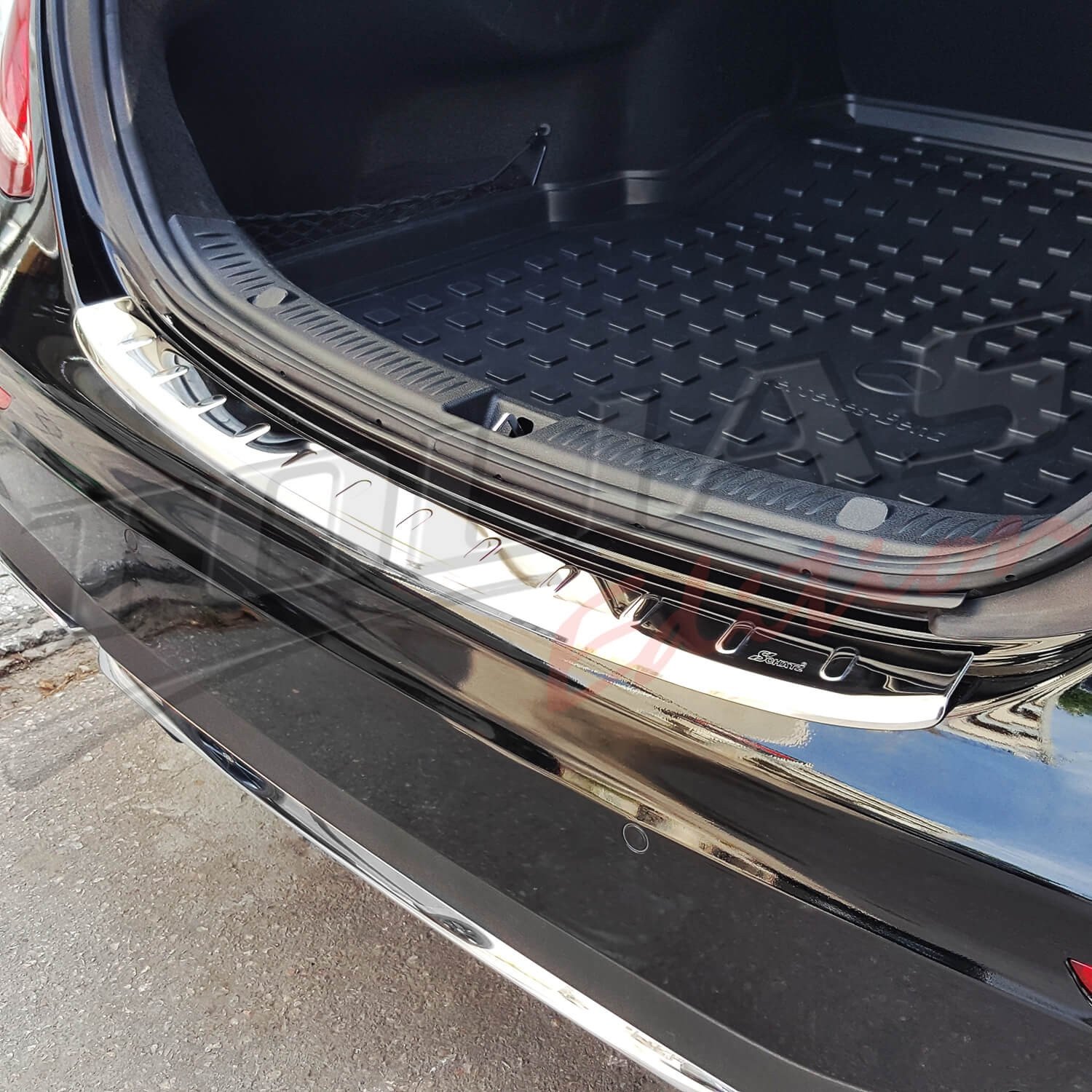 MERCEDESE CLASS W213 SEDAN 16-20 REAR BUMPER PROTECTOR
